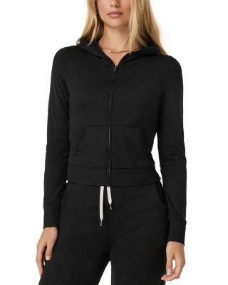 Click here for Vuori Halo Zippered Hoodie prices