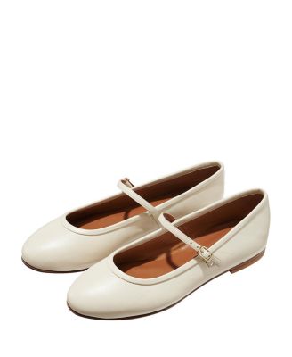 Click here for Margaux Womens The Demi Jane Flats prices