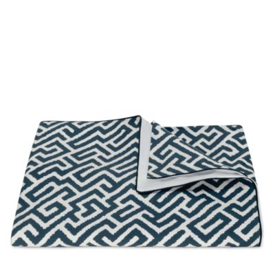 Click here for Matouk Gabriel Duvet Cover  Full/Queen prices