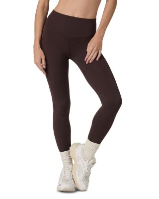 Click here for Vuori AllTheForm 7/8 Leggings prices