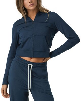 Click here for Vuori Halo Zippered Hoodie prices
