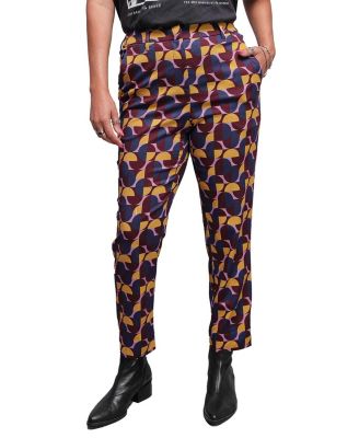 Click here for Wildfang The Empower Slim Crop Pant prices