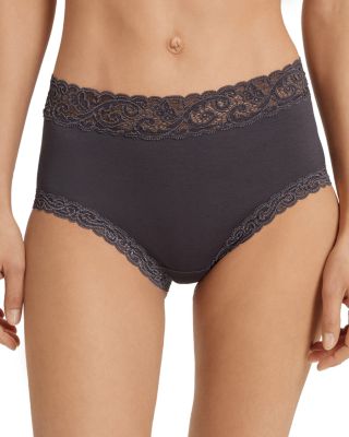 Click here for Hanro Moments Full Briefs prices