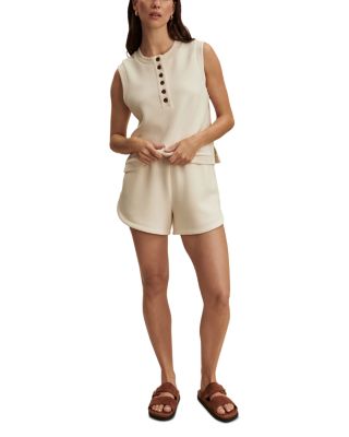 Click here for Varley Marla Sleeveless Sweatshirt prices