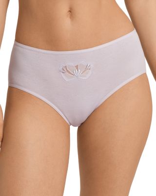 Click here for Hanro Kalea Embroidered Full Briefs prices