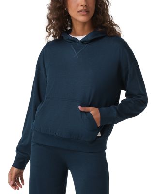 Click here for Vuori Halo Pullover Hoodie prices