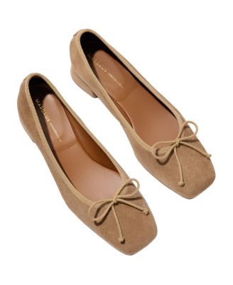Click here for Margaux Womens The Ada Pumps prices