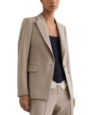 Click here for Reiss Petites Gabi Suit Blazer prices