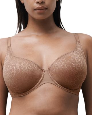 Click here for Chantelle Lightweight Plunge Bra prices