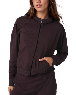 Click here for Vuori Halo Zippered Hoodie prices