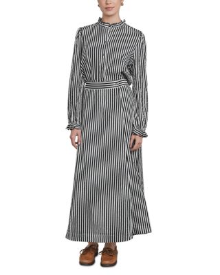 Click here for Point Ruffle Blouse prices