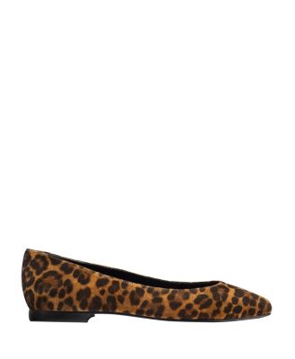 Click here for Margaux Womens The Pointe Flats prices
