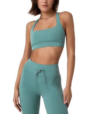 Click here for Vuori Daily Form Sports Bra prices