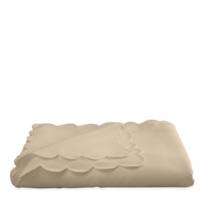 Click here for Matouk 1350 Savannah Gardens Oblong Tablecloth  68... prices