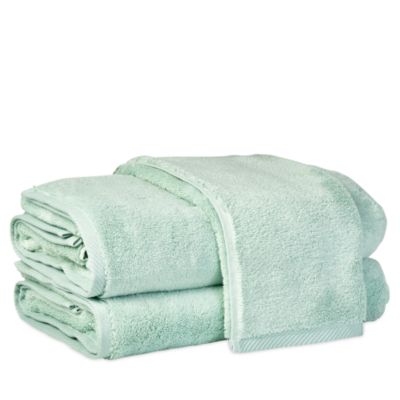 Click here for Matouk Milagro Fingertip Towel prices