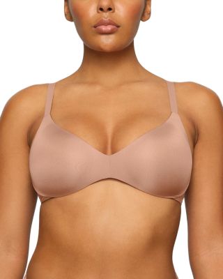 Click here for Skims Wireless Form Push Up Plunge Bra prices
