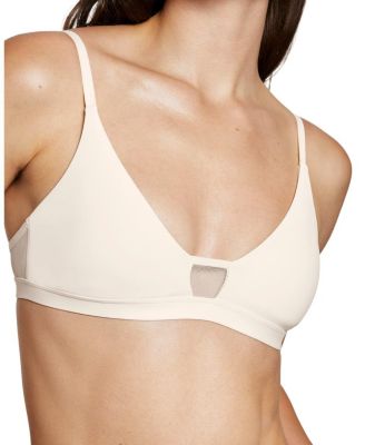 Click here for Pepper Limitless Wirefree Scoop Bra prices