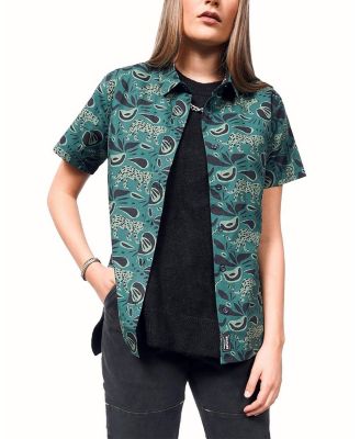 Click here for Wildfang The Essential Button Up Shirt prices