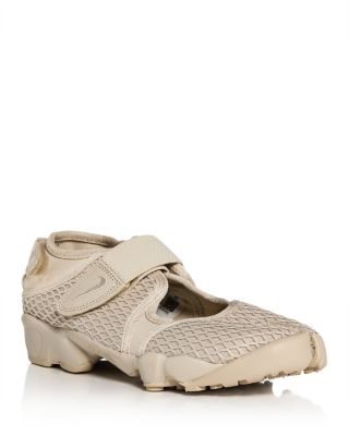 Click here for Nike Womens Air Rift Sneakers prices