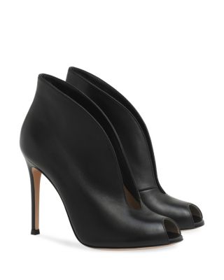 Click here for Gianvito Rossi Womens Vamp Booties prices
