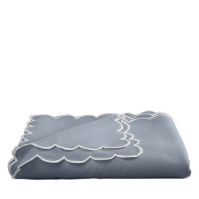 Click here for Matouk Savannah Gardens Tablecloth  68 x 108 Oblon... prices