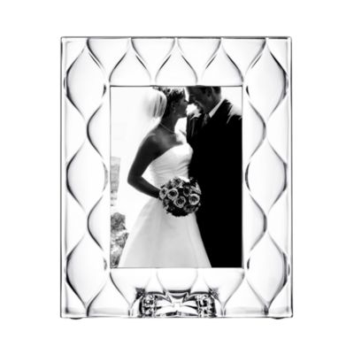 Click here for Orrefors Diamond Frame  5 x 7 prices